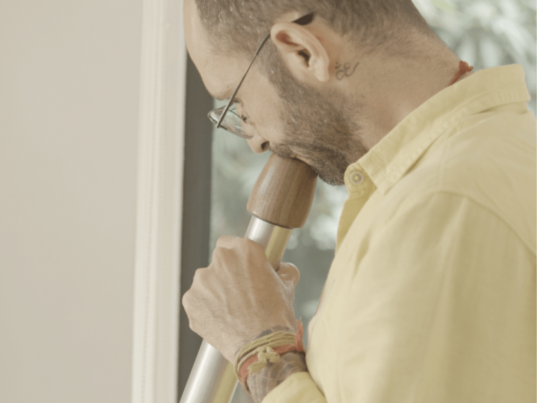 How to Play the Didgeridoo: 13 Practical Tips for Beginners - Immersive ...